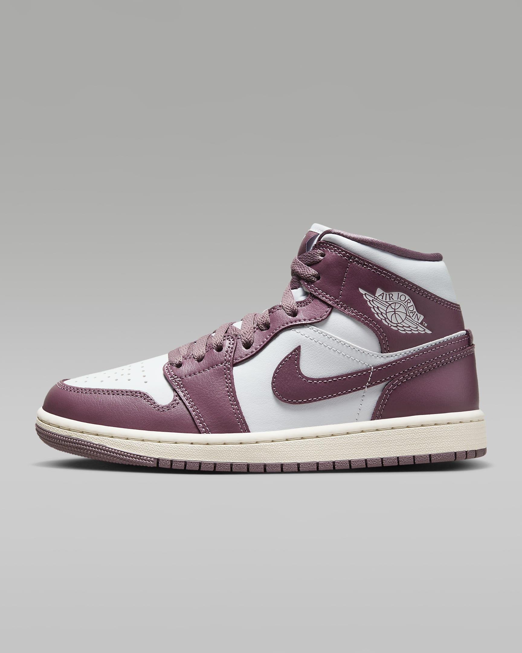 The 8 Best Jordan Mother's Day Sneakers For Your Mom - 23jumpmanstreet.com
